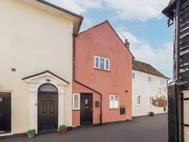 2 bedroom cottage for sale