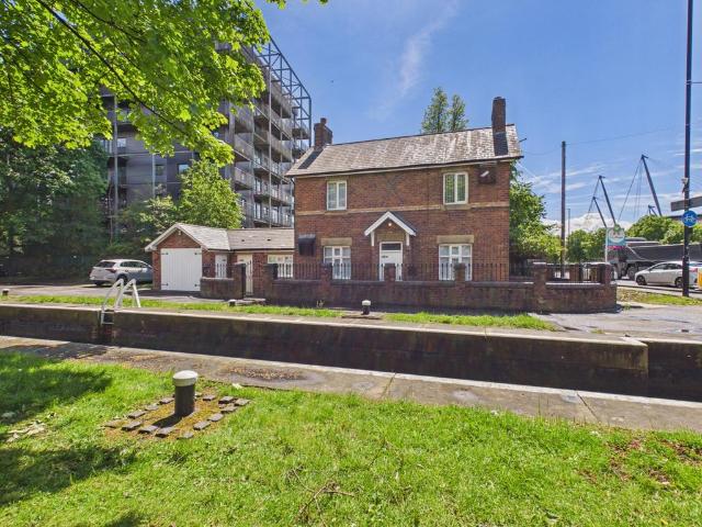 2 bedroom cottage for sale