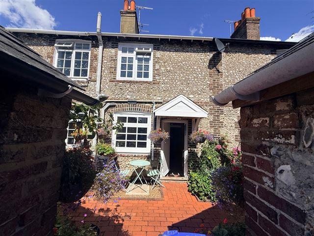 2 bedroom cottage for sale