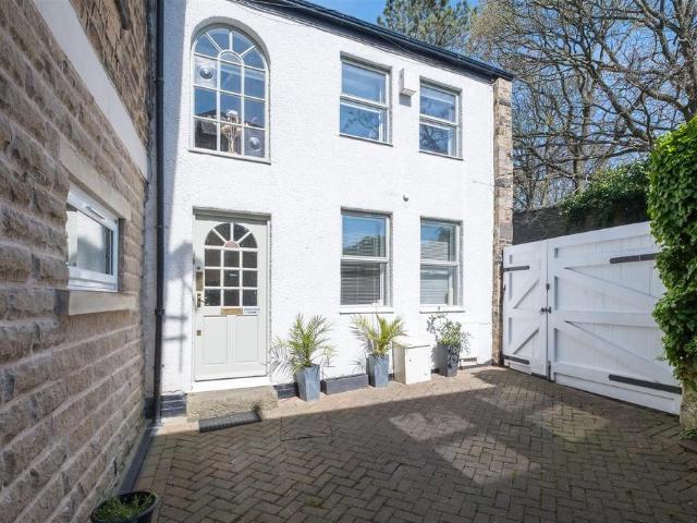 2 bedroom cottage for sale