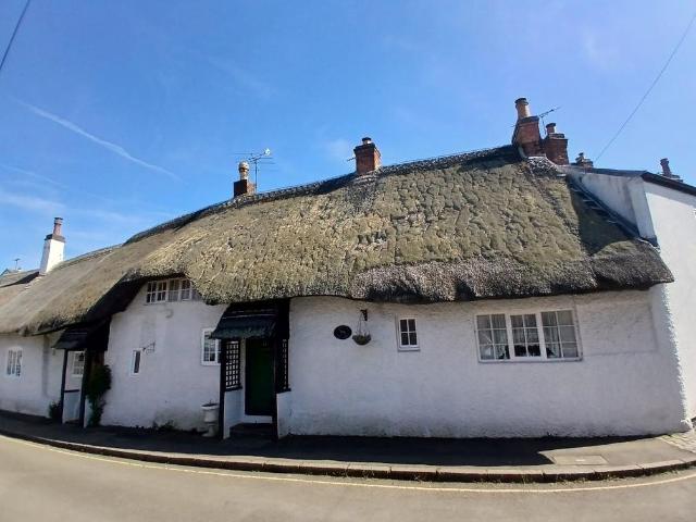 2 bedroom cottage for sale