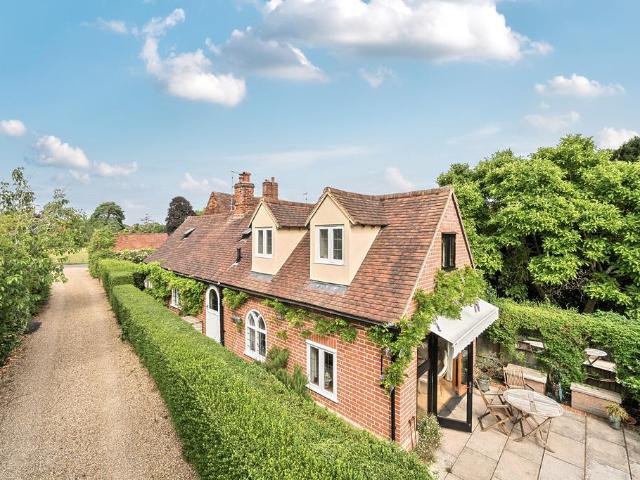2 bedroom cottage for sale