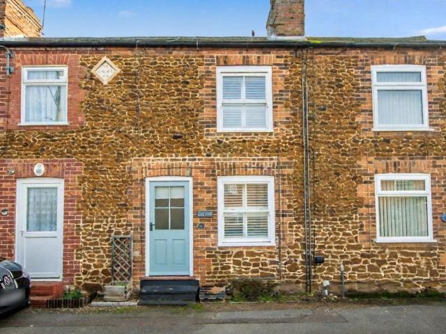 2 bedroom cottage for sale
