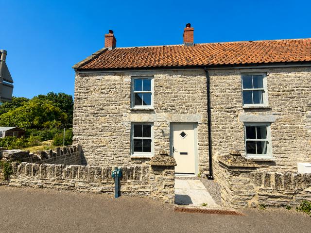 2 bedroom cottage for sale