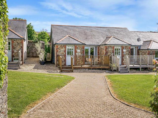 2 bedroom cottage for sale