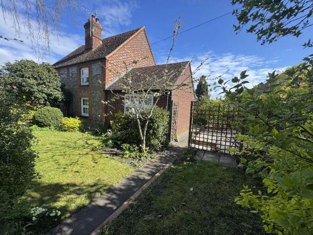 2 bedroom cottage for sale