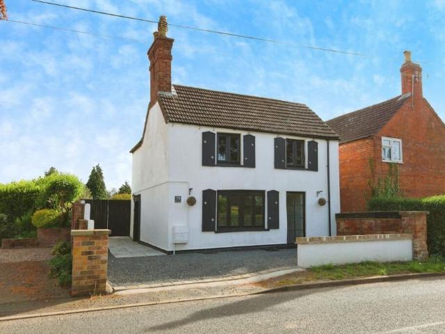 2 bedroom cottage for sale