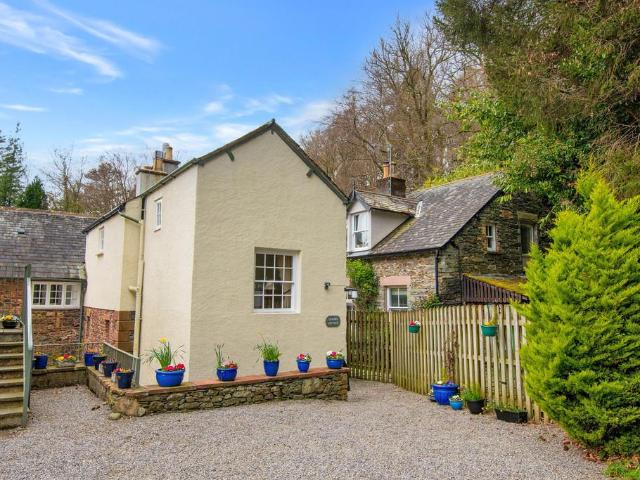 2 bedroom cottage for sale