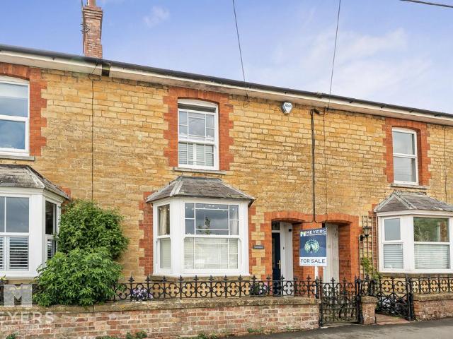 2 bedroom cottage for sale
