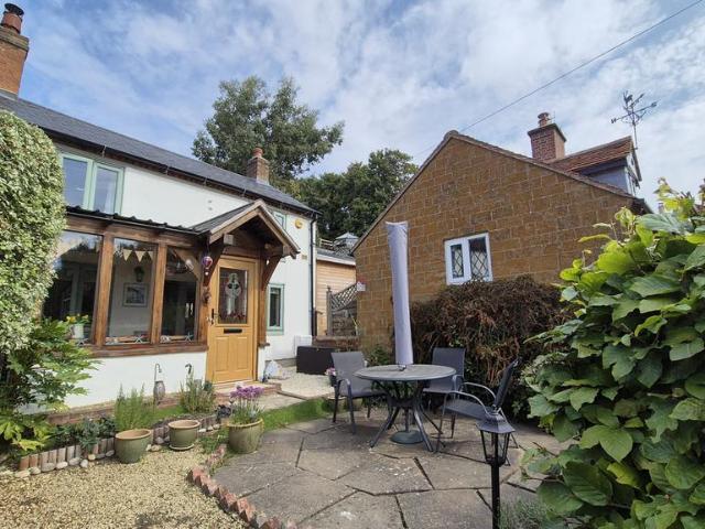 2 bedroom cottage for sale