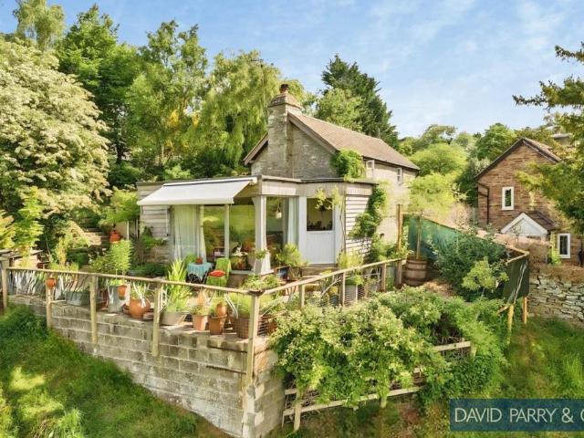 2 bedroom cottage for sale