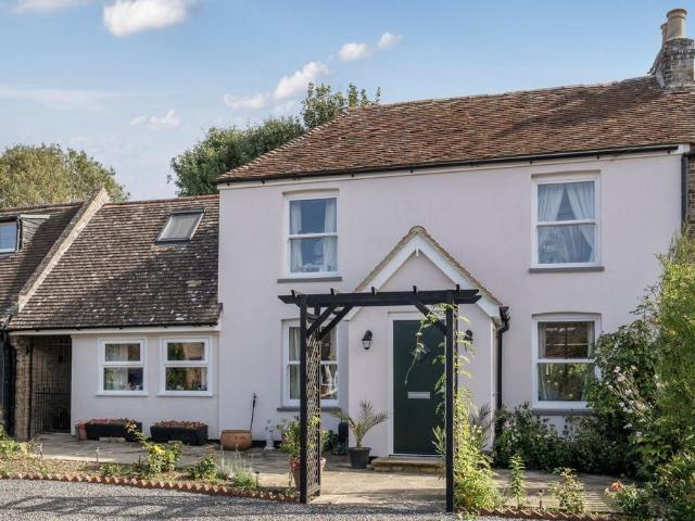 2 bedroom cottage for sale