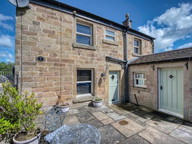 2 bedroom cottage for sale