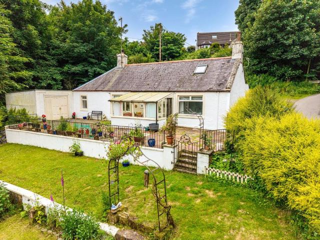 2 bedroom cottage for sale