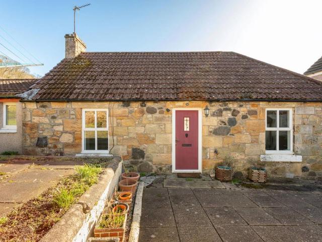 2 bedroom cottage for sale