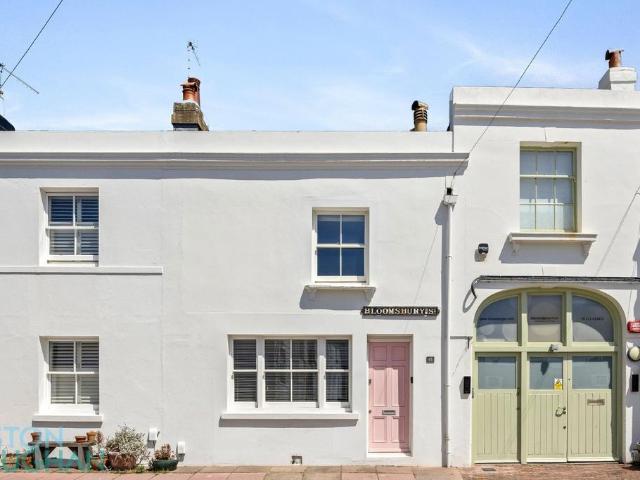 2 bedroom cottage for sale