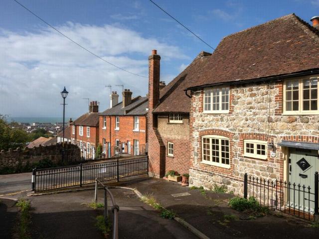 2 bedroom cottage for sale