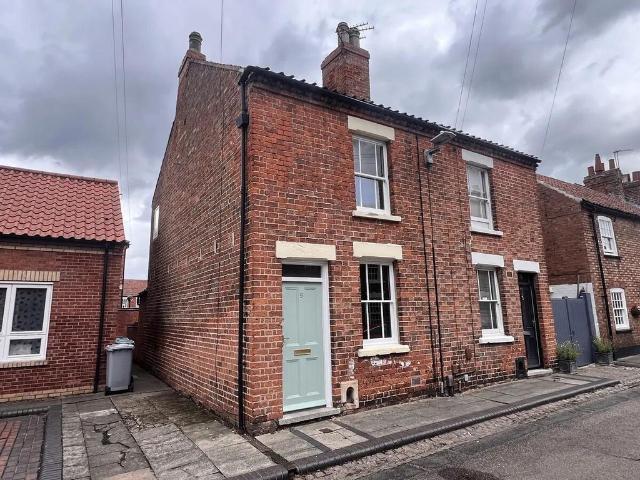 2 bedroom cottage for sale
