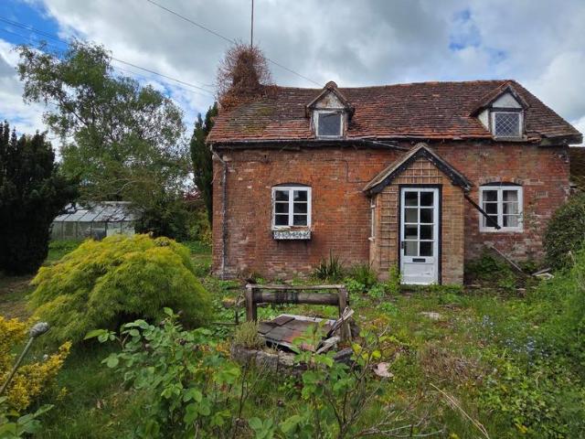 2 bedroom cottage for sale