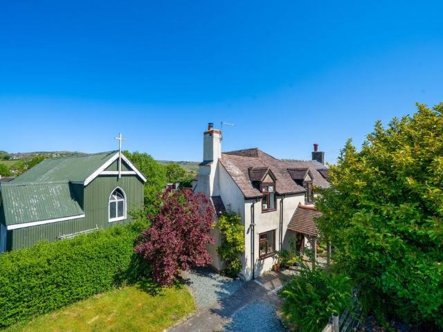 2 bedroom cottage for sale
