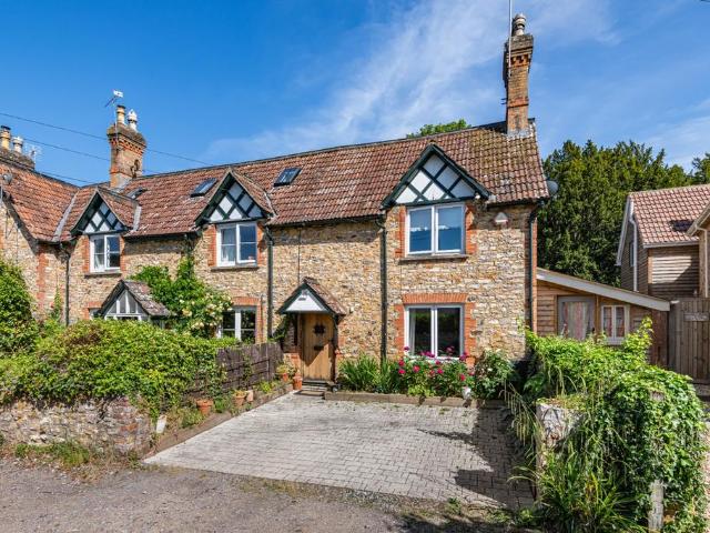 2 bedroom cottage for sale