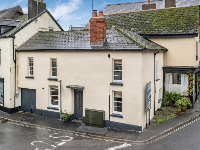 2 bedroom cottage for sale