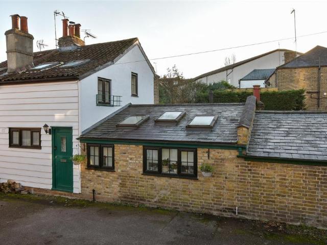 2 bedroom cottage for sale