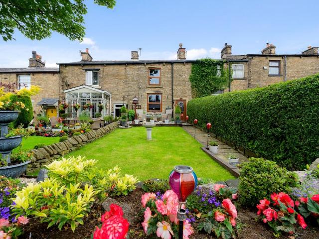 2 bedroom cottage for sale
