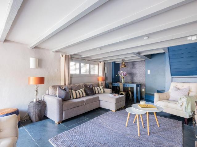2 bedroom cottage for sale