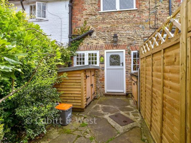 2 bedroom cottage for sale