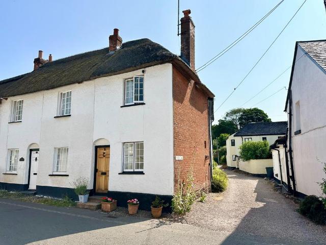 2 bedroom cottage for sale