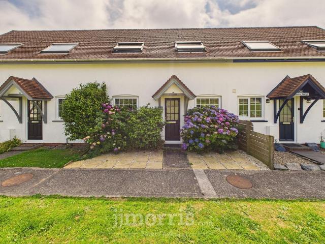 2 bedroom cottage for sale