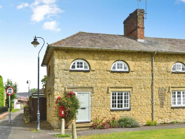2 bedroom cottage for sale