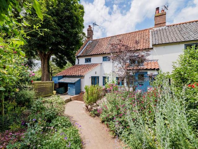 2 bedroom cottage for sale