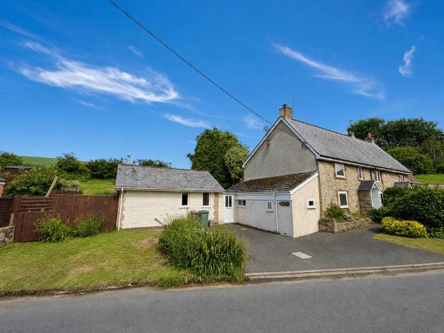2 bedroom cottage for sale