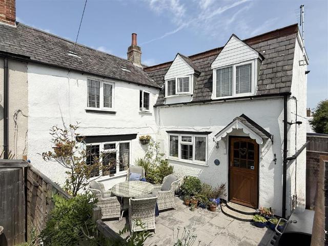 2 bedroom cottage for sale