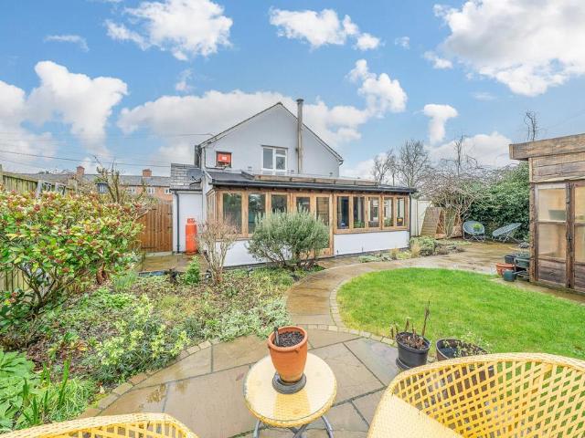 2 bedroom cottage for sale