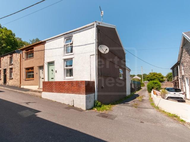2 bedroom cottage for sale
