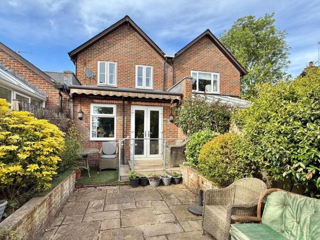 2 bedroom cottage for sale