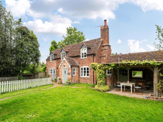2 bedroom cottage for sale