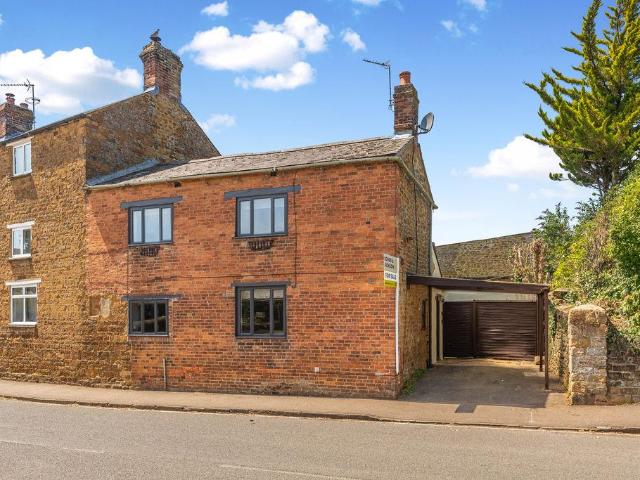 2 bedroom cottage for sale