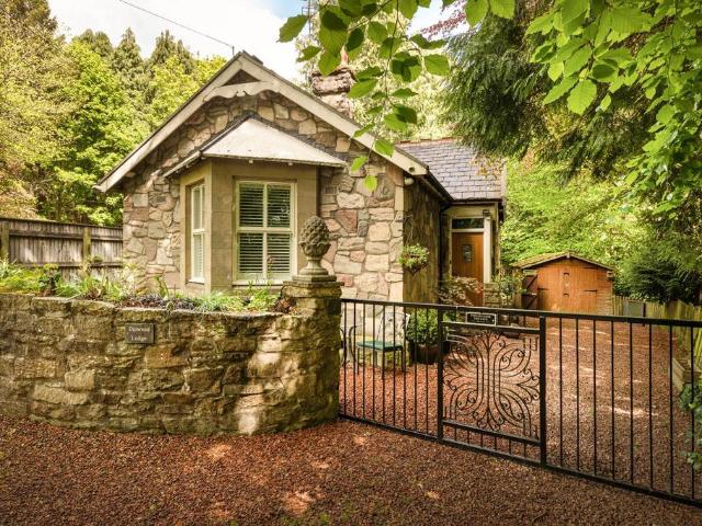 2 bedroom cottage for sale