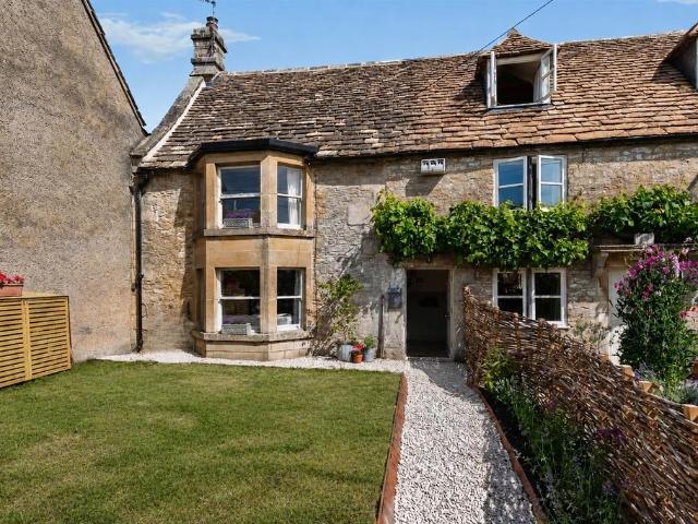 2 bedroom cottage for sale