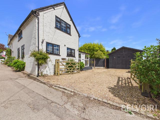 2 bedroom cottage for sale