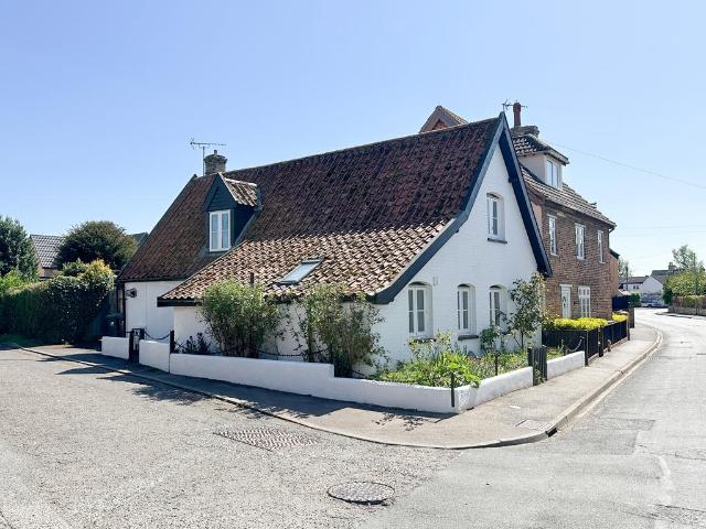 2 bedroom cottage for sale