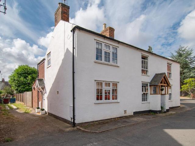 2 bedroom cottage for sale