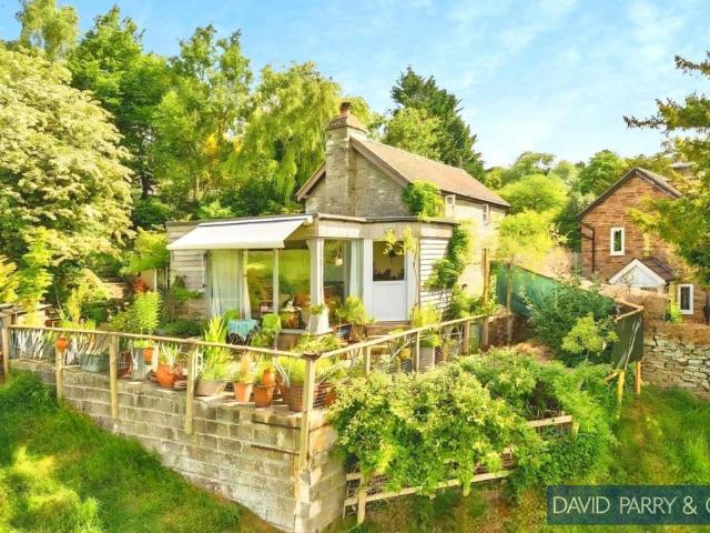 2 bedroom cottage for sale