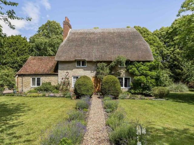 2 bedroom cottage for sale