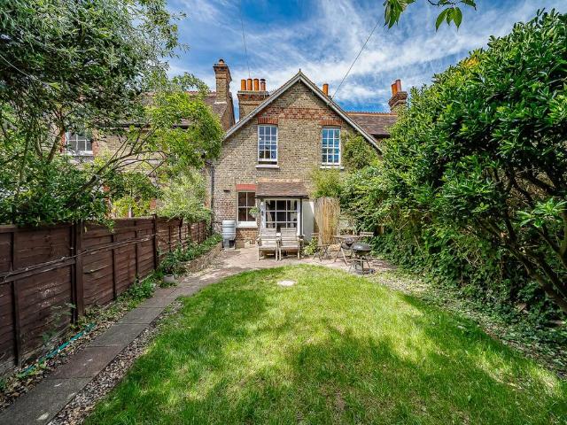 2 bedroom cottage for sale