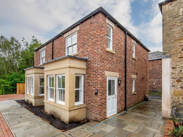 2 bedroom cottage for sale